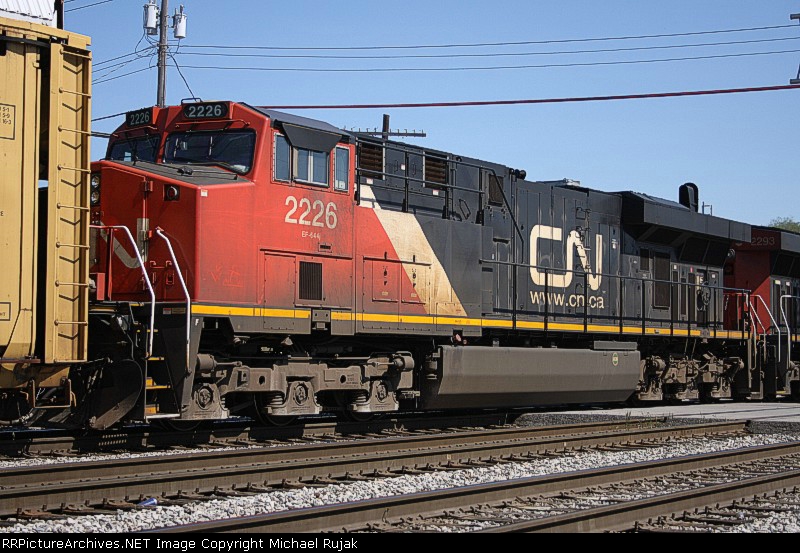 CN 2226